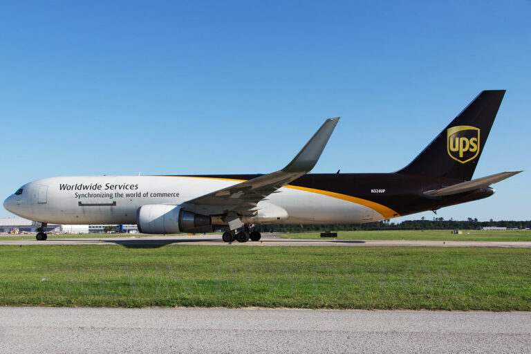 UPS renovó la insignia para su flota de aviones – THE LOGISTICS WORLD ...