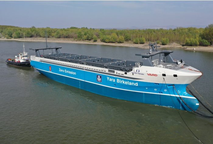 Conoce el primer buque portacontenedores totalmente eléctrico