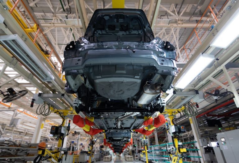 Desafíos y tendencias globales en la industria automotriz