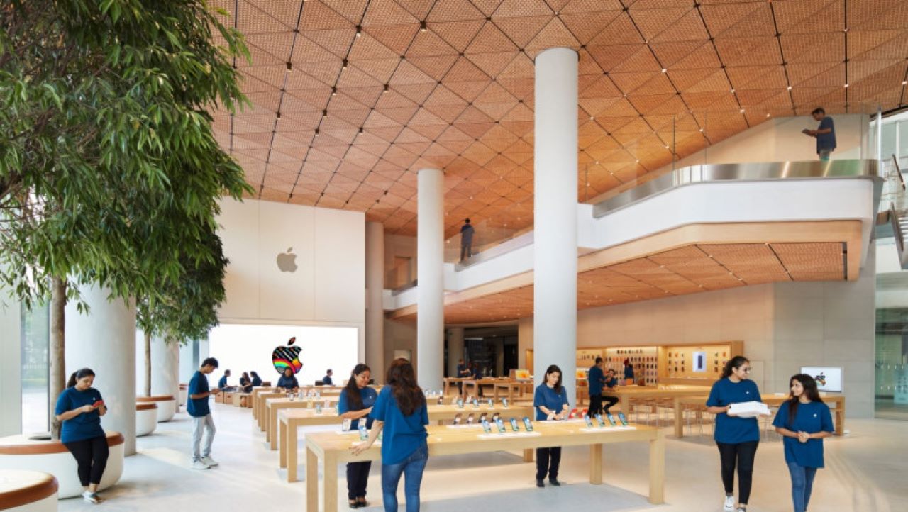 Apple inauguró su primera tienda física en la India