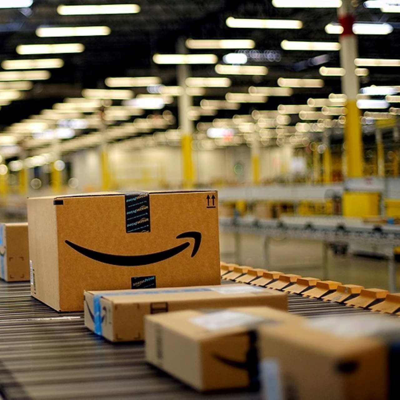 Descubriendo la logística de Amazon: Los factores clave de su supply chain