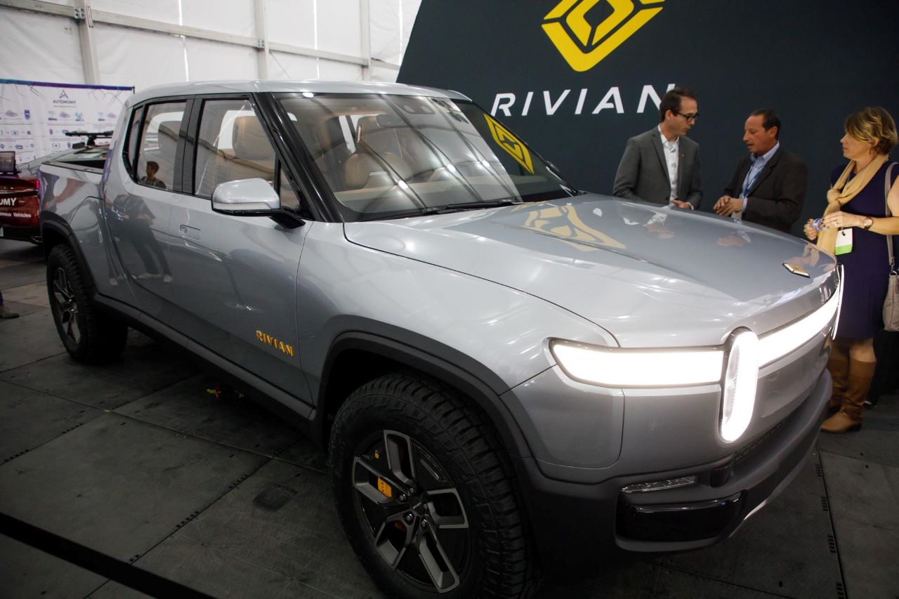 Rivian duplica su producción en vehículos electricos en 2023