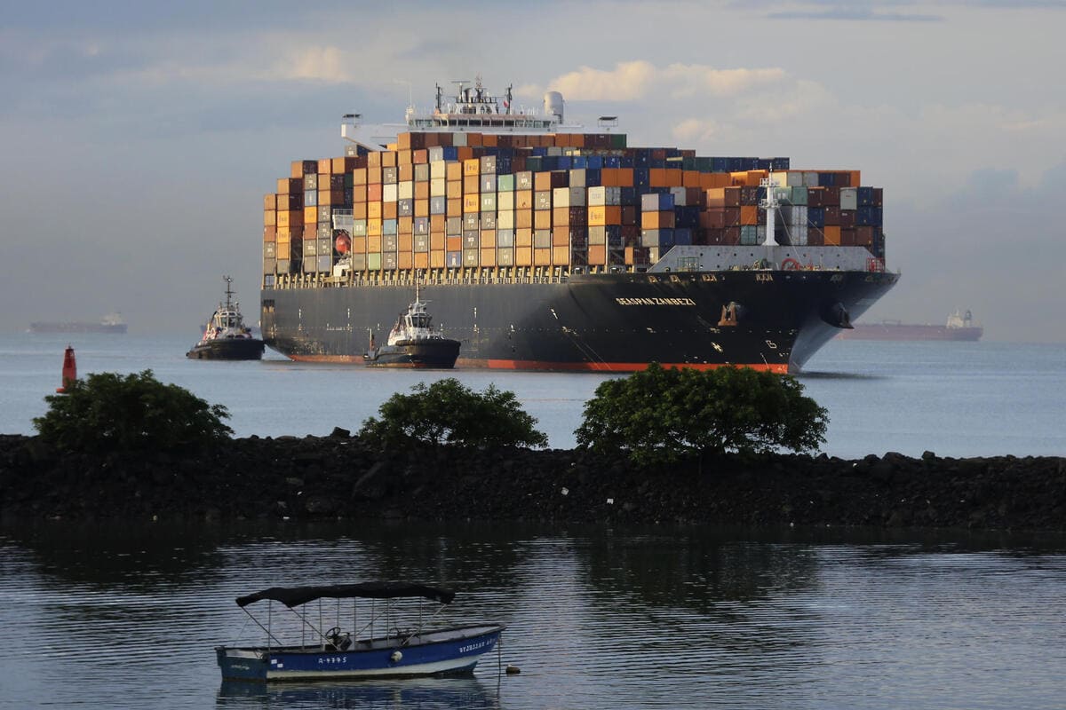 El canal de Panamá eleva a 32 el tránsito de buques por lluvias